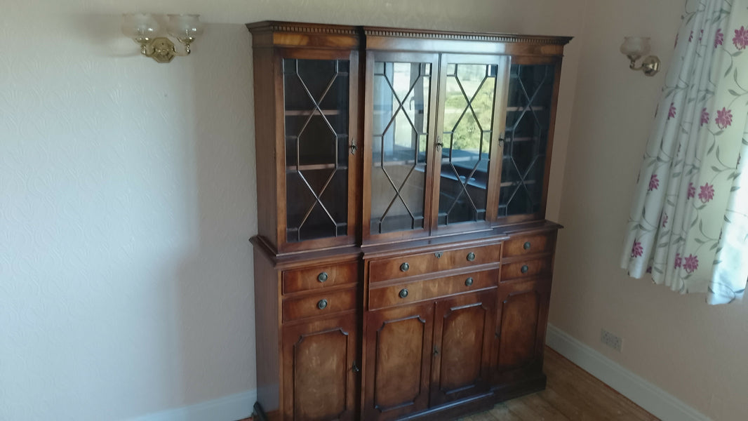 Bookshelves. – Upcite