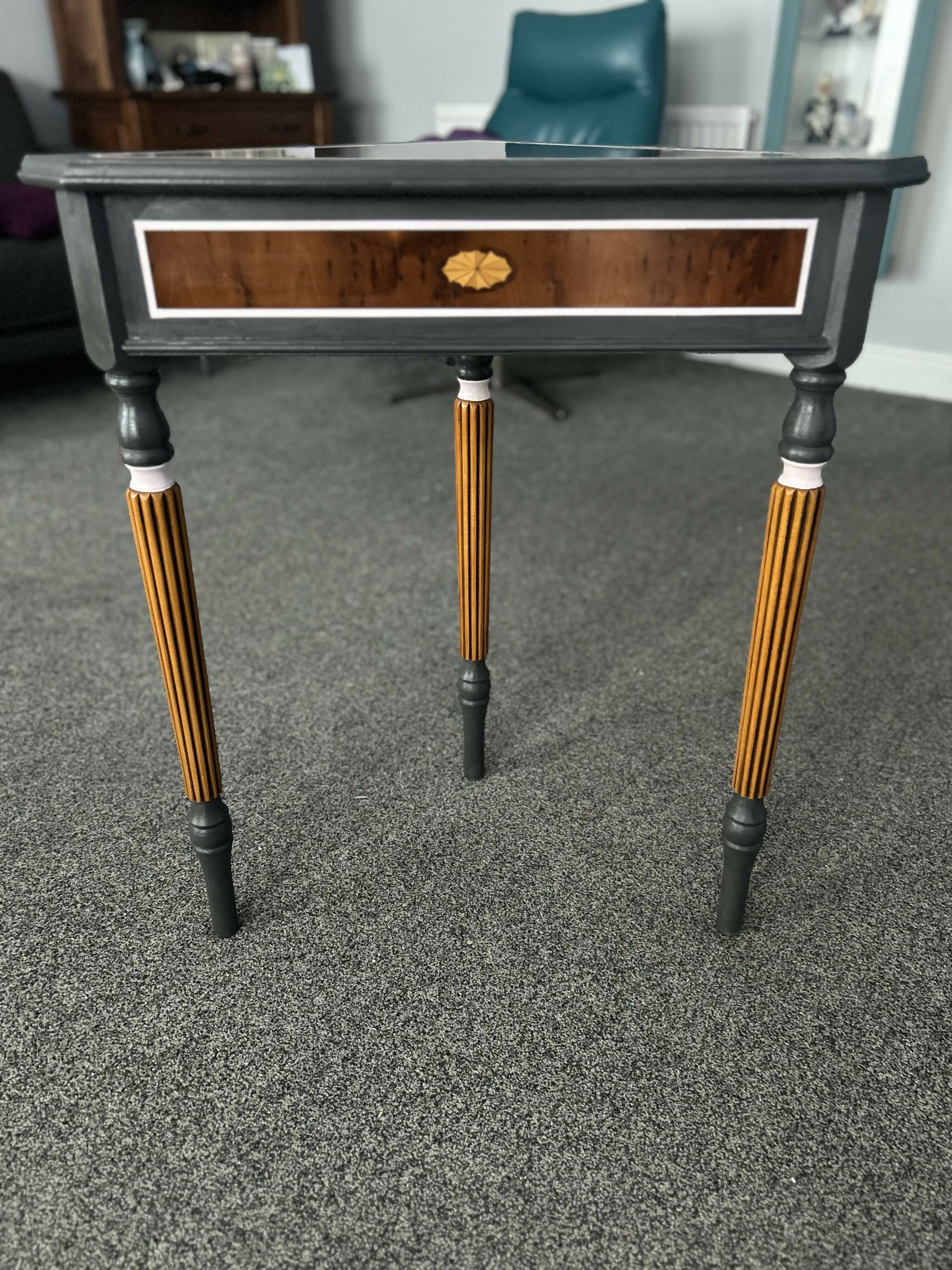 **SOLD** Refurnished Vintage Solid Wood Corner Table – Upcite
