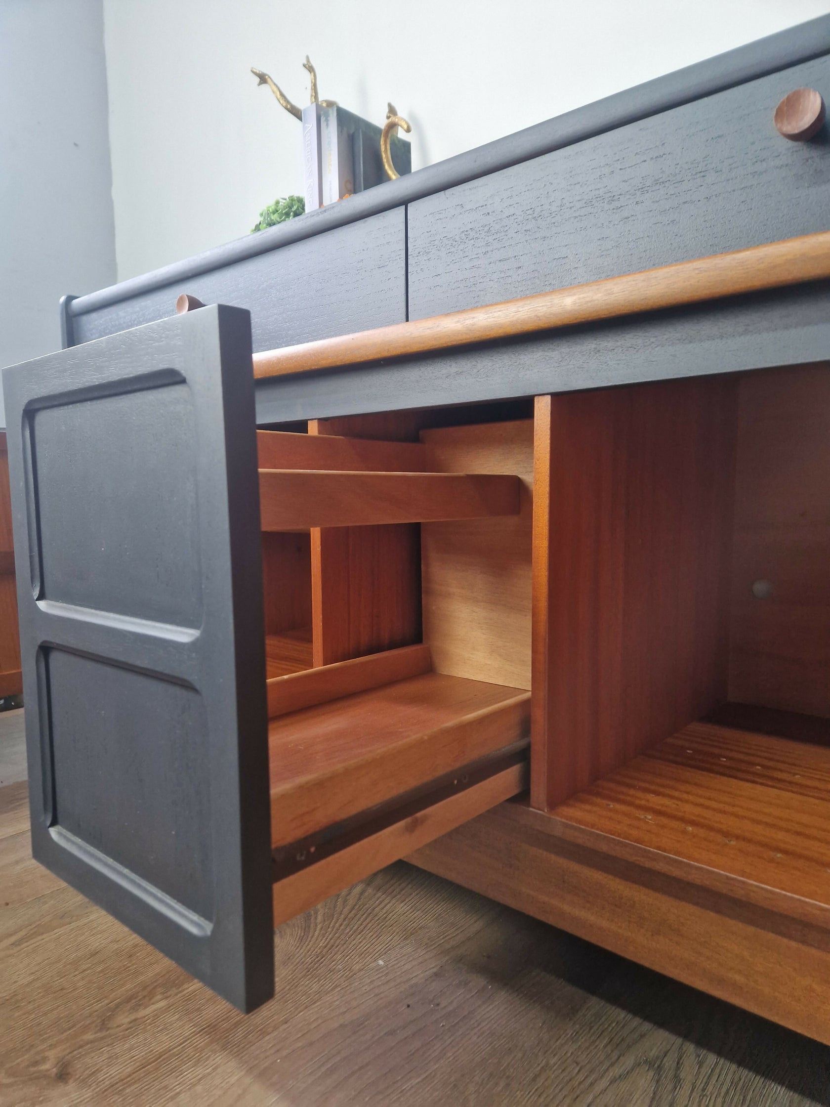 Nathan sideboard in grey – Upcite