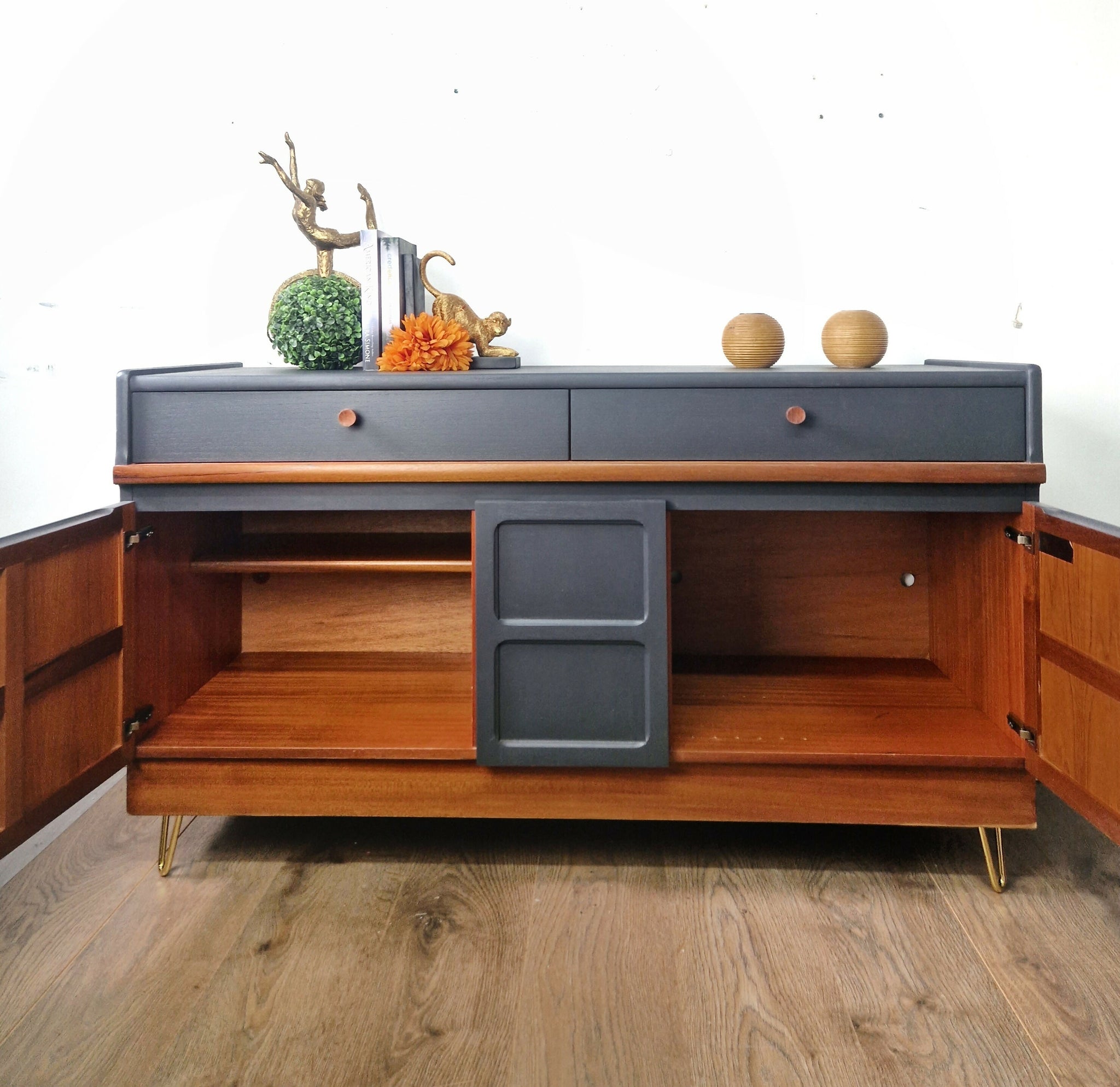 Nathan sideboard in grey – Upcite
